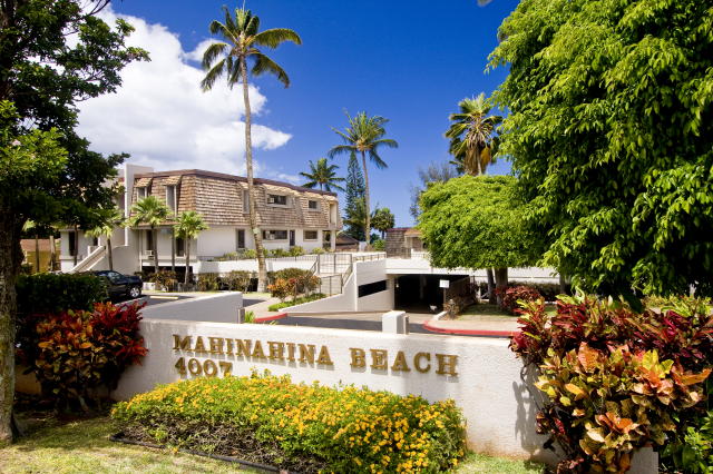 MAHINAHINA BEACH - The Lahaina, West Maui, Hawaii State Condo Guide.com